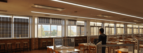 世界初となる室内側から窓に設置するロールスクリーン状の 太陽光発電設備「PVロールスクリーンシステム」の受注を開始｜Newsroom｜LIXIL