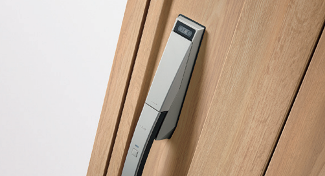 業界初となるハンドル一体型の「顔認証」搭載玄関ドア 「ジエスタ2」の新モデルを発売｜Newsroom｜LIXIL