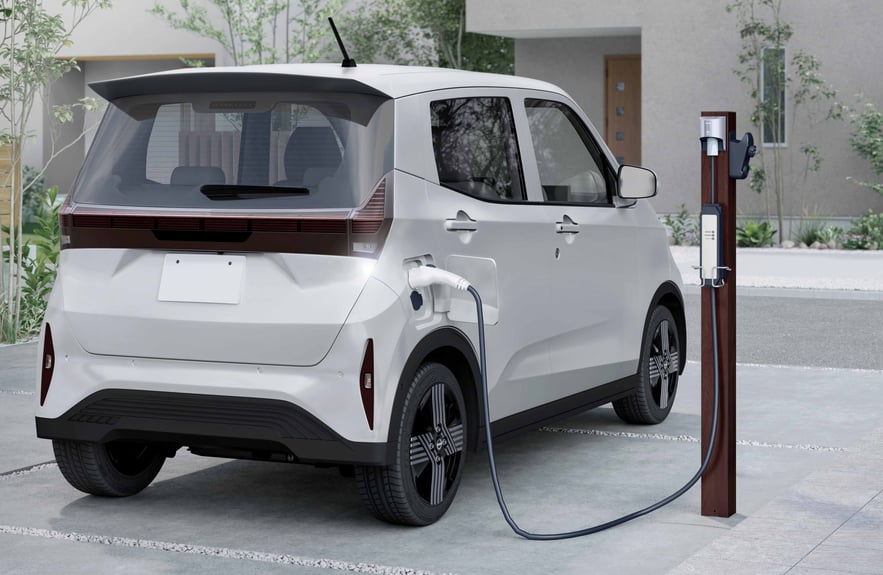 住宅の外観に調和するデザインで、他の商材とコーディネート可能な「EV充電器」と「EVコンセントポール」を発売｜Newsroom｜LIXIL