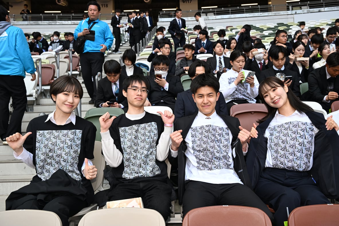 LIXIL 2024年4月入社式を国立競技場で開催｜Newsroom｜LIXIL