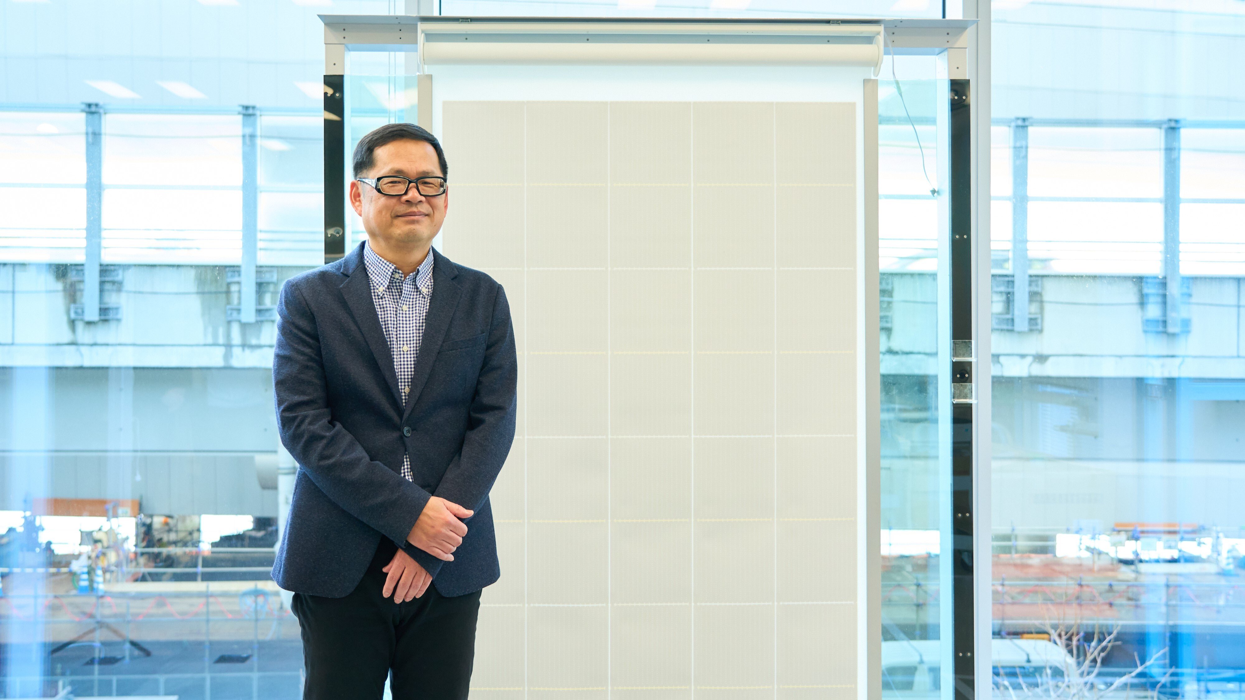 業界に先駆けたBIPVの研究開発と、脱炭素化に向け急ぐ社会実装 太陽光発電の技術が日本の未来を切り拓き、世界を変える｜Newsroom｜LIXIL